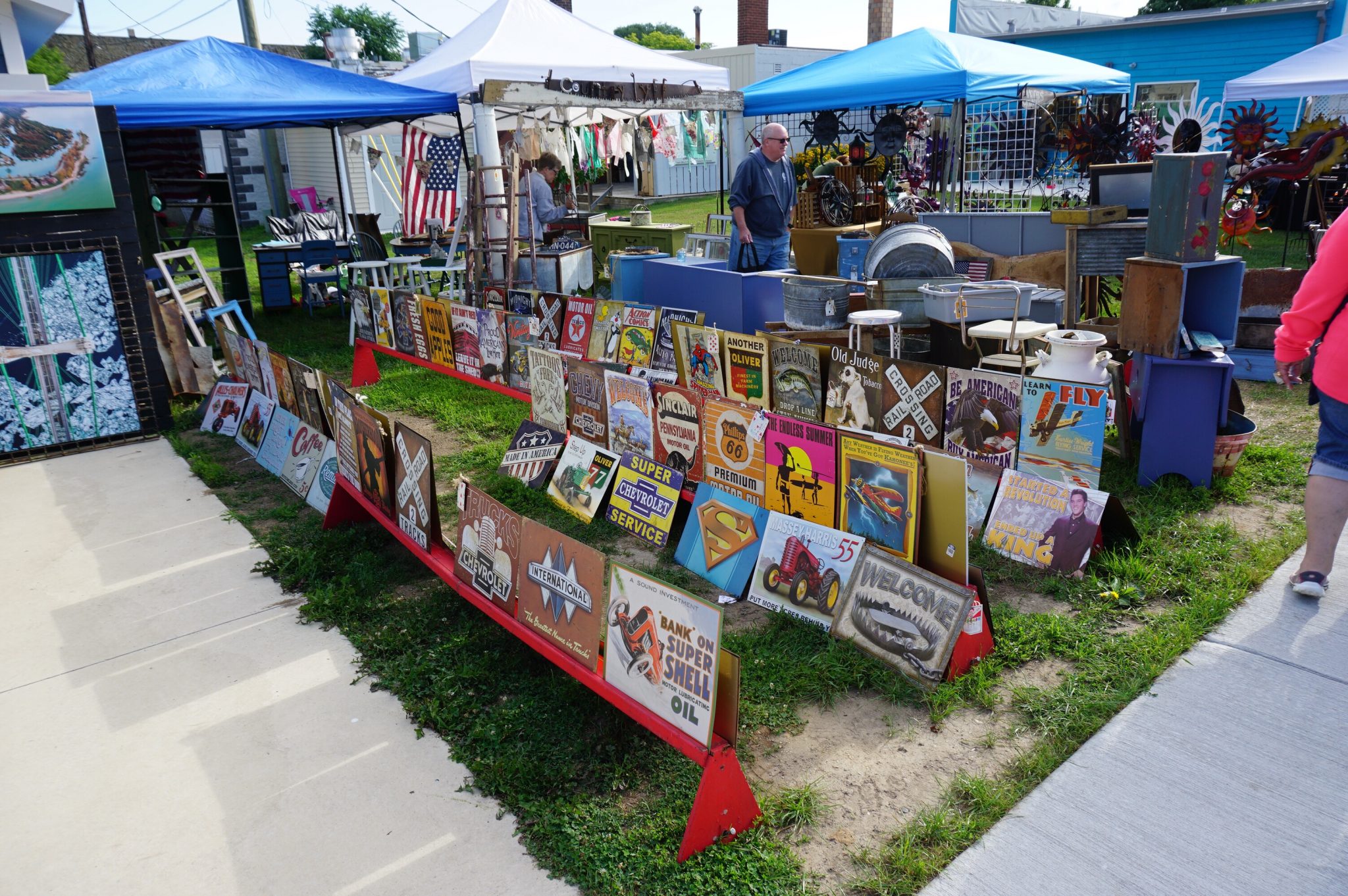 Big Crowds Explore Port Austin Farmers Market