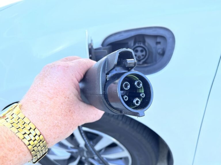 2022 Chrysler Pacifica Hybrid - Top 5 Things I Learned About Hybrid Driving