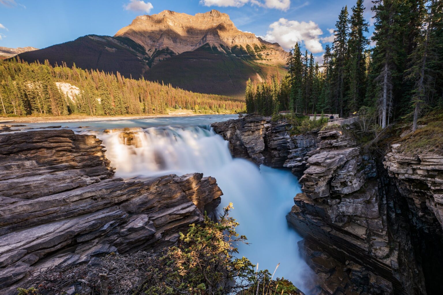 Michigan To Canada Road Trip: 7 Must-Visit Destinations To Explore
