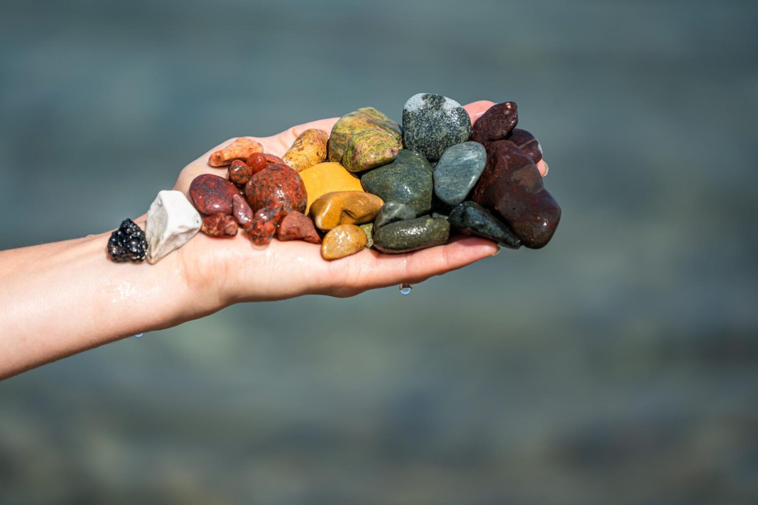 5 Top Rock Hunting Beaches In Michigan - An Awesome Rock Hounds Guide